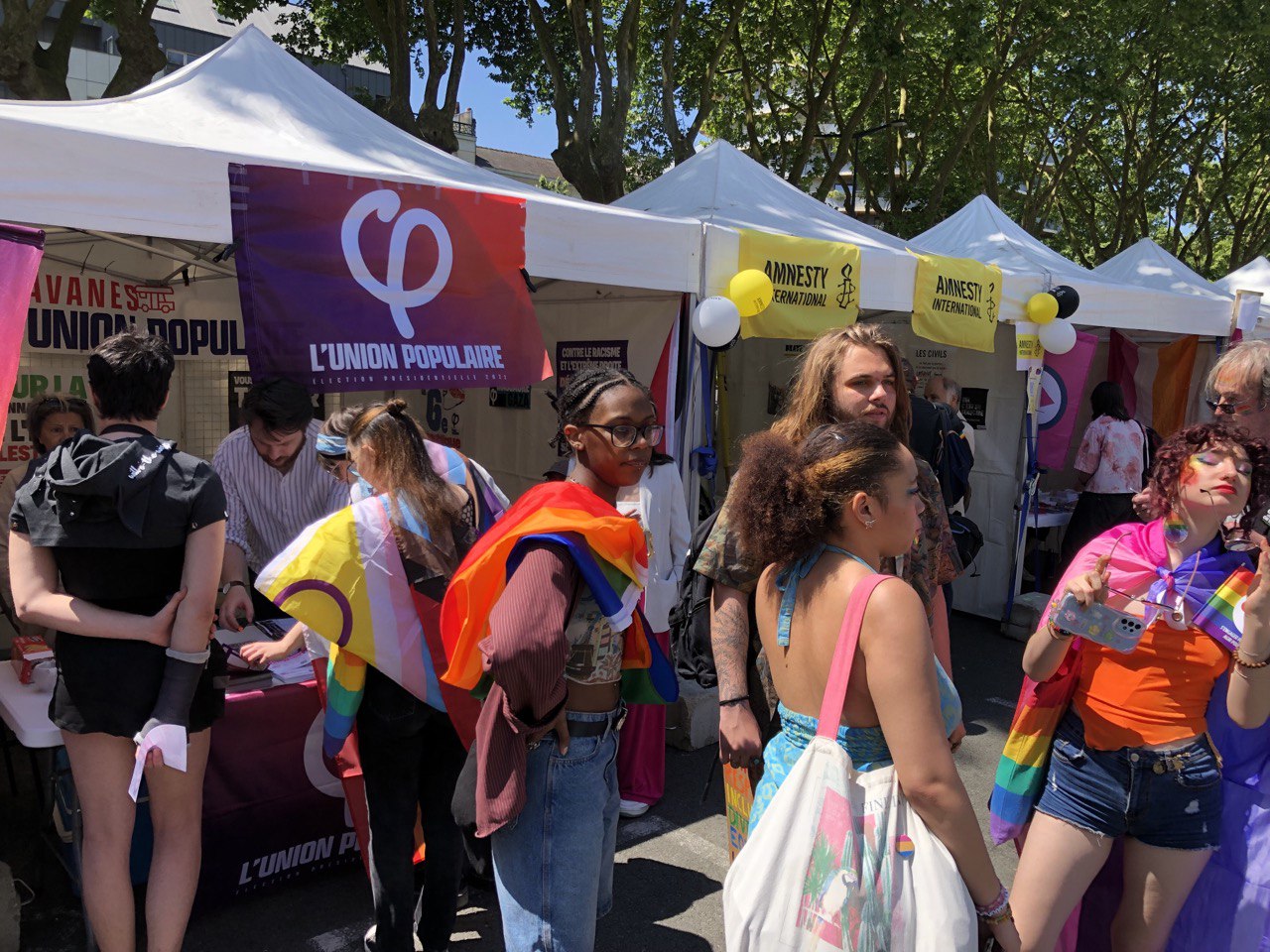 Angers : des milliers de personnes pour les 25 ans de la Pride - Angers ...